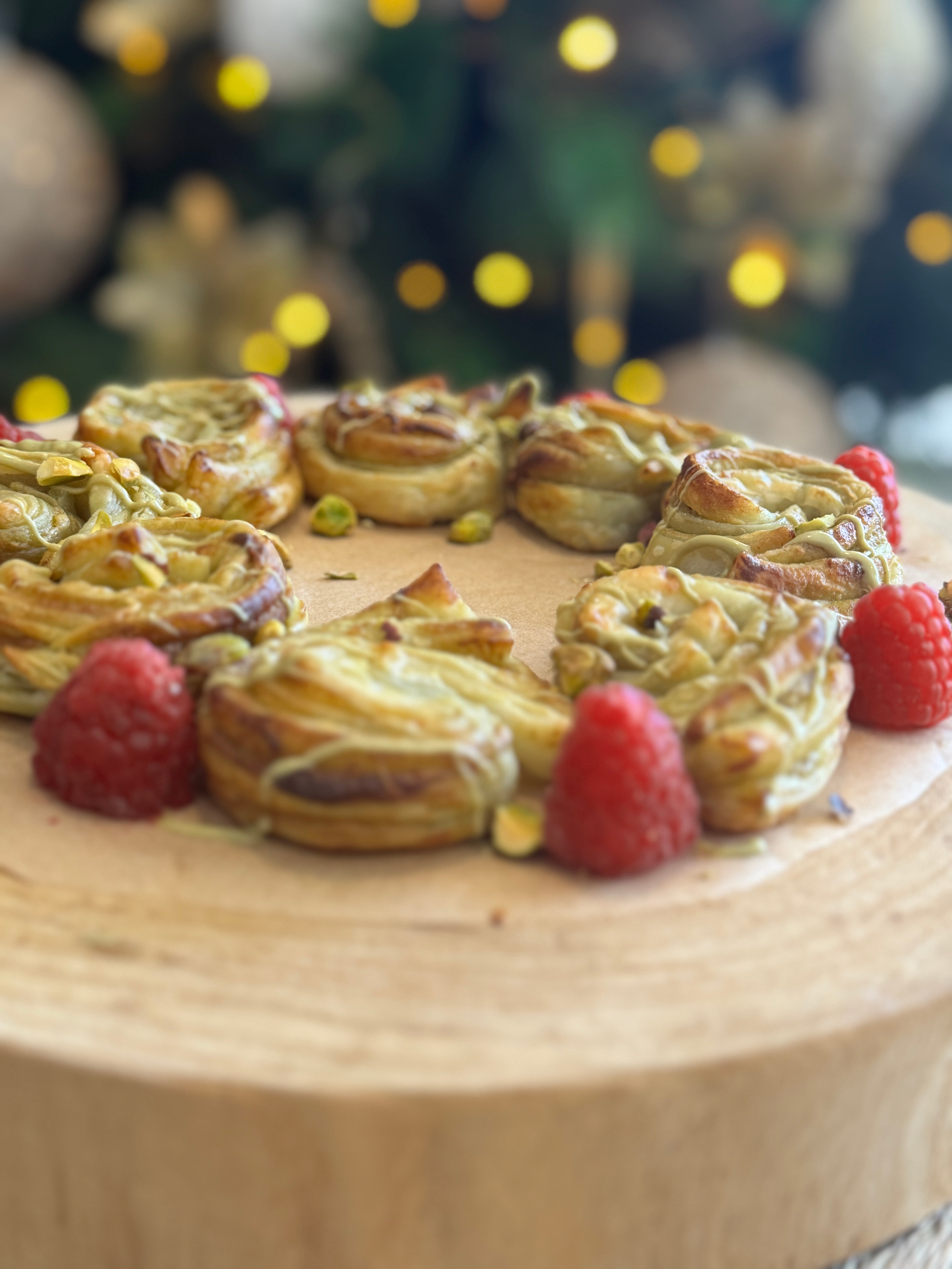 Pistachio & Raspberry Puff Pastry Wreath - Easy Festive Dessert (Pista ...